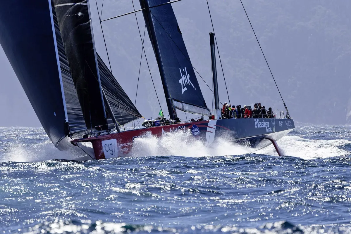 Master Lock Comanche wins line honours battle in 2025 Rolex Sydney Hobart